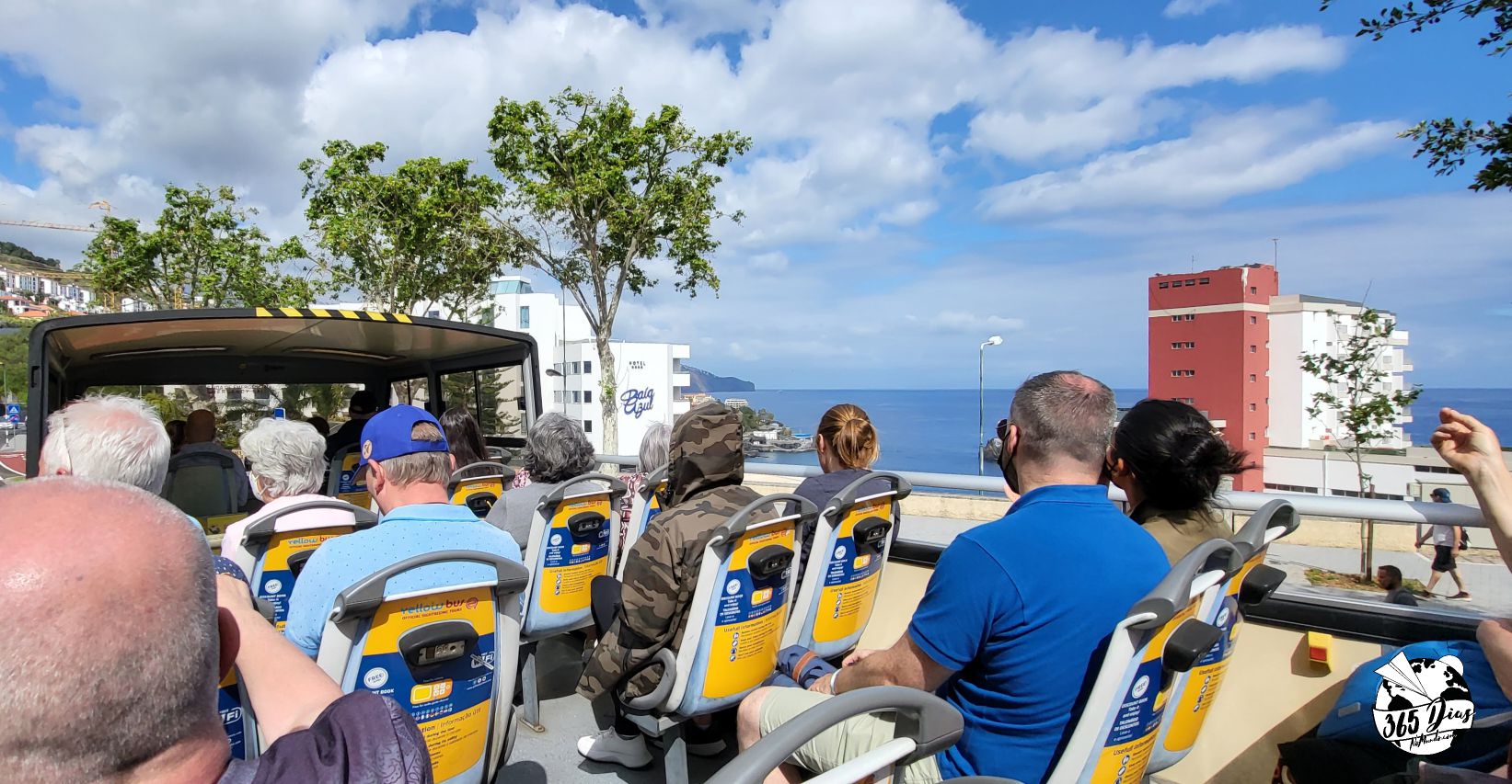 Viajar num Hop-on hop-off no Funchal (Madeira) - 365diasnomundo